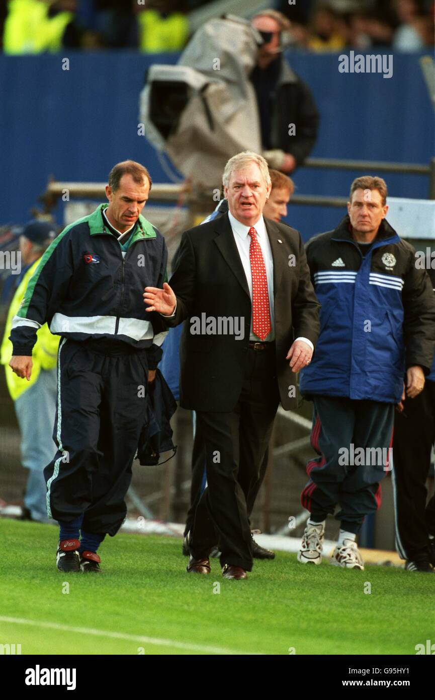 Lawrie mcmenemy hi-res stock photography and images - Alamy