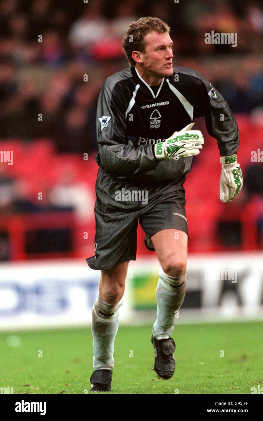 Nottingham forest goalkeeper dave beasant hi-res stock photography and ...