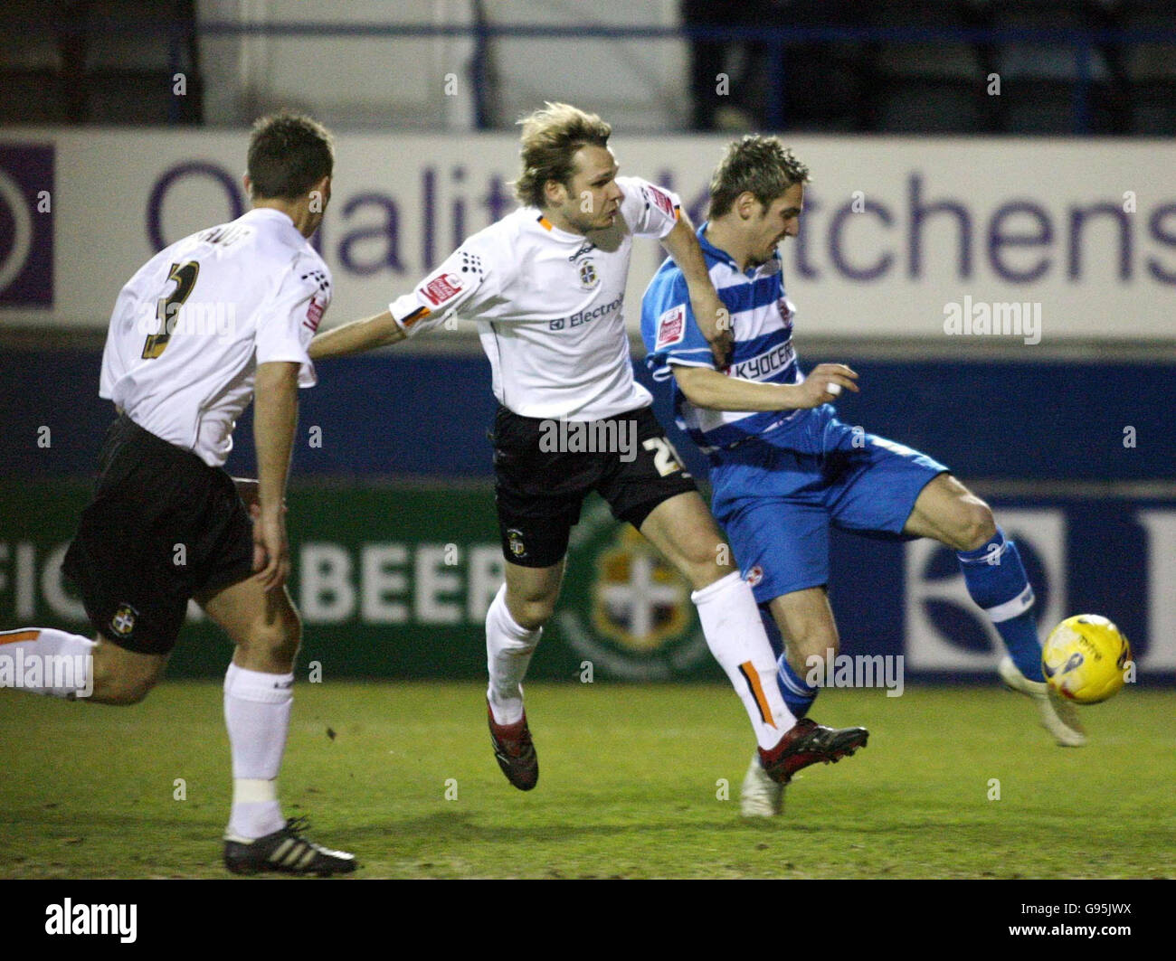 Reading's Kevin Doyle (R) scores during the Coca-Cola Championship ...