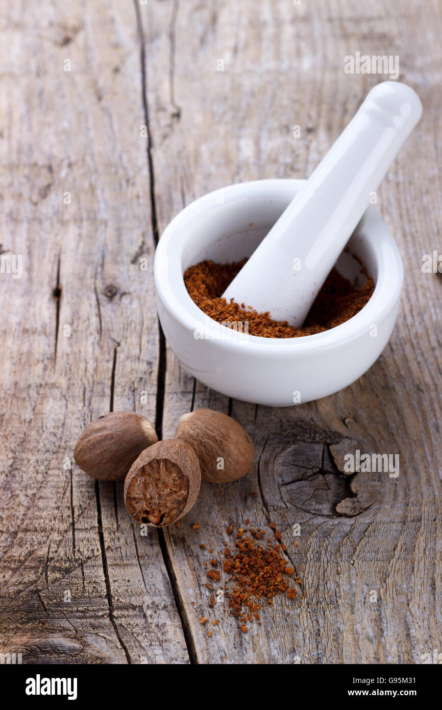 Ground nutmeg hi-res stock photography and images - Alamy