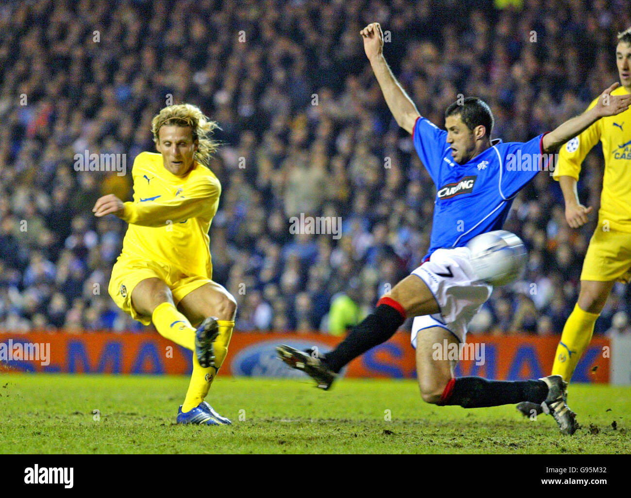 Ibrox stadium diego forlan hi-res stock photography and images - Alamy