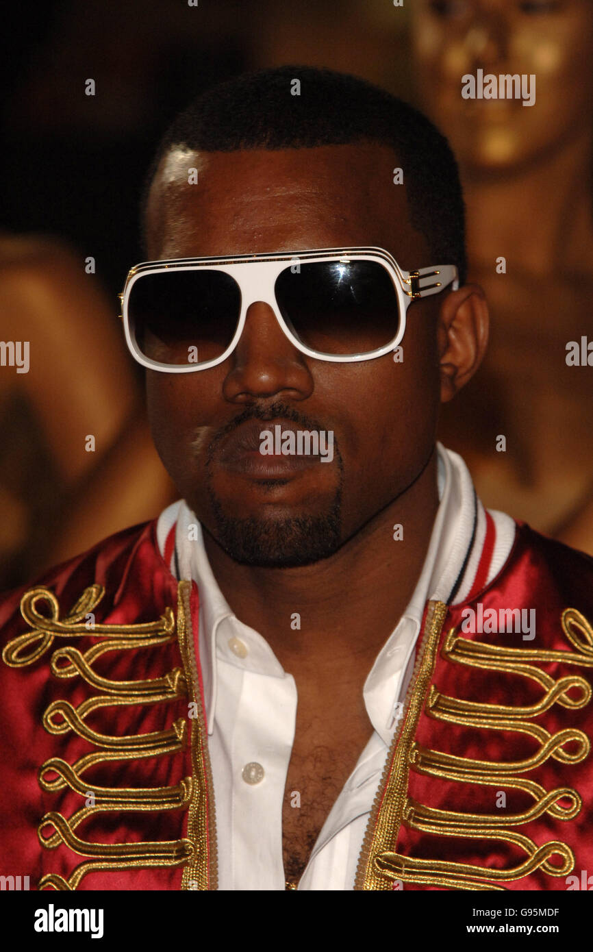 Kanye west arrives brit awards 2006 hi-res stock photography and images ...