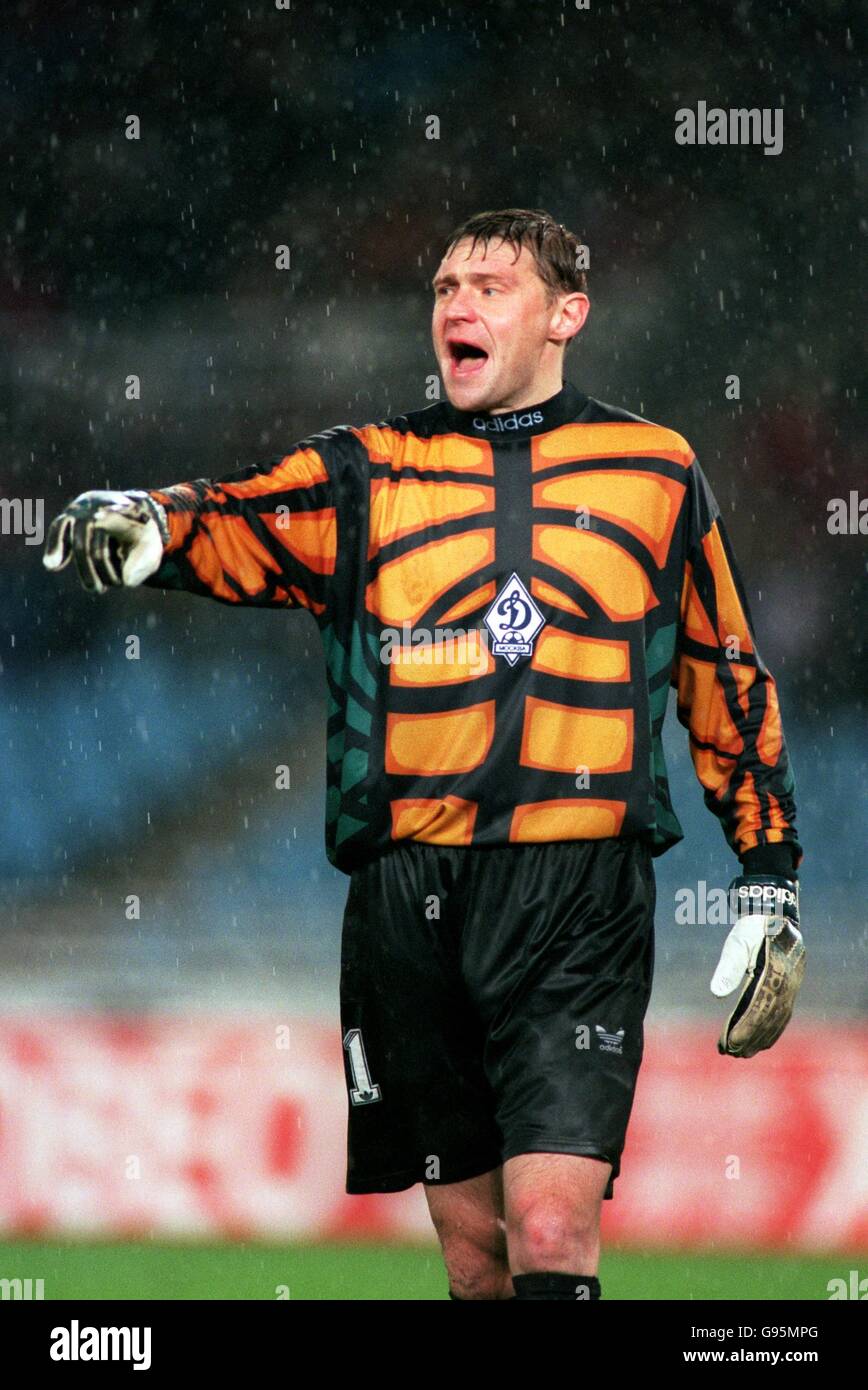 Dynamo moscow goalkeeper hi-res stock photography and images - Alamy