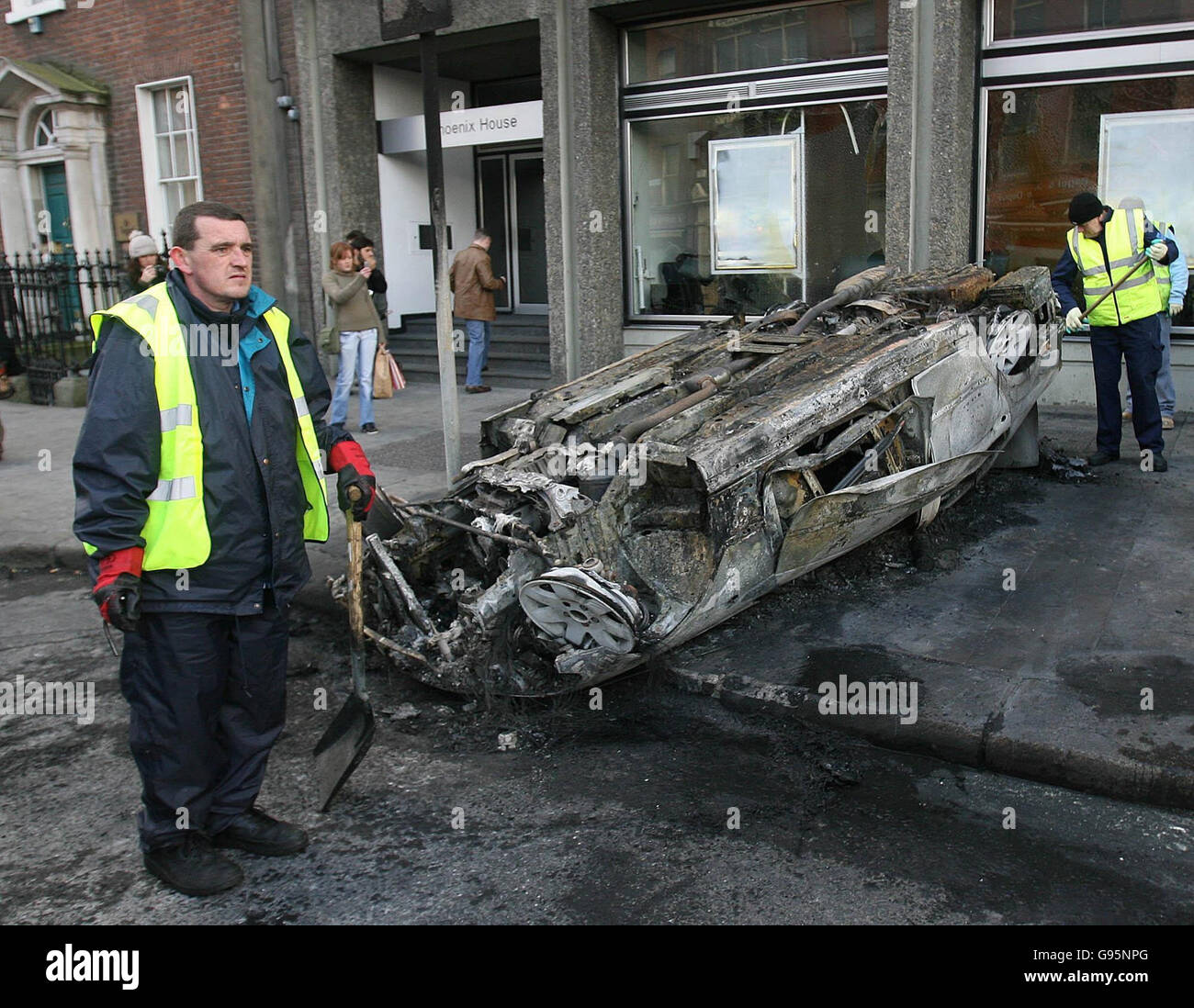Dublin police car riot hi-res stock photography and images - Alamy