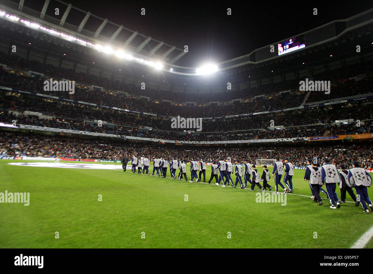 Santiago bernabeu ballboys hi-res stock photography and images - Alamy