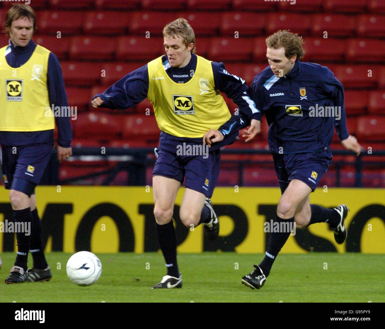Scotland's Darren Fletcher (L) and Russell Anderson during a training ...