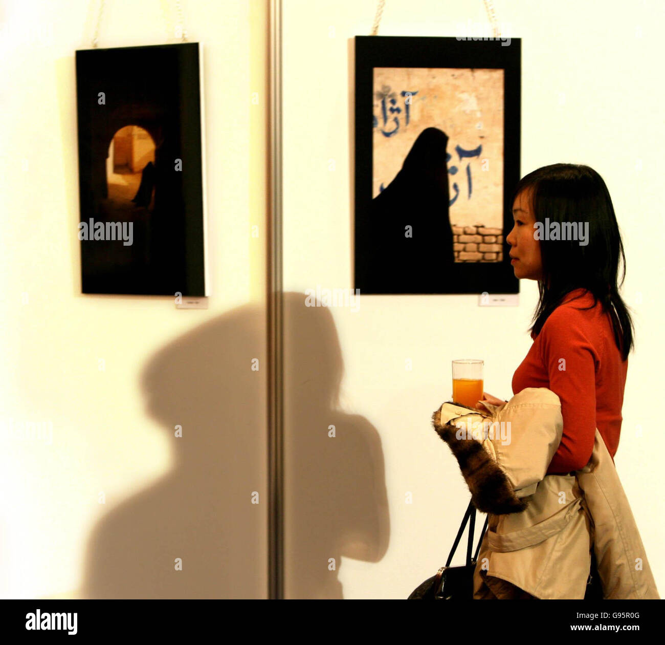 Social exhibition hi-res stock photography and images - Alamy