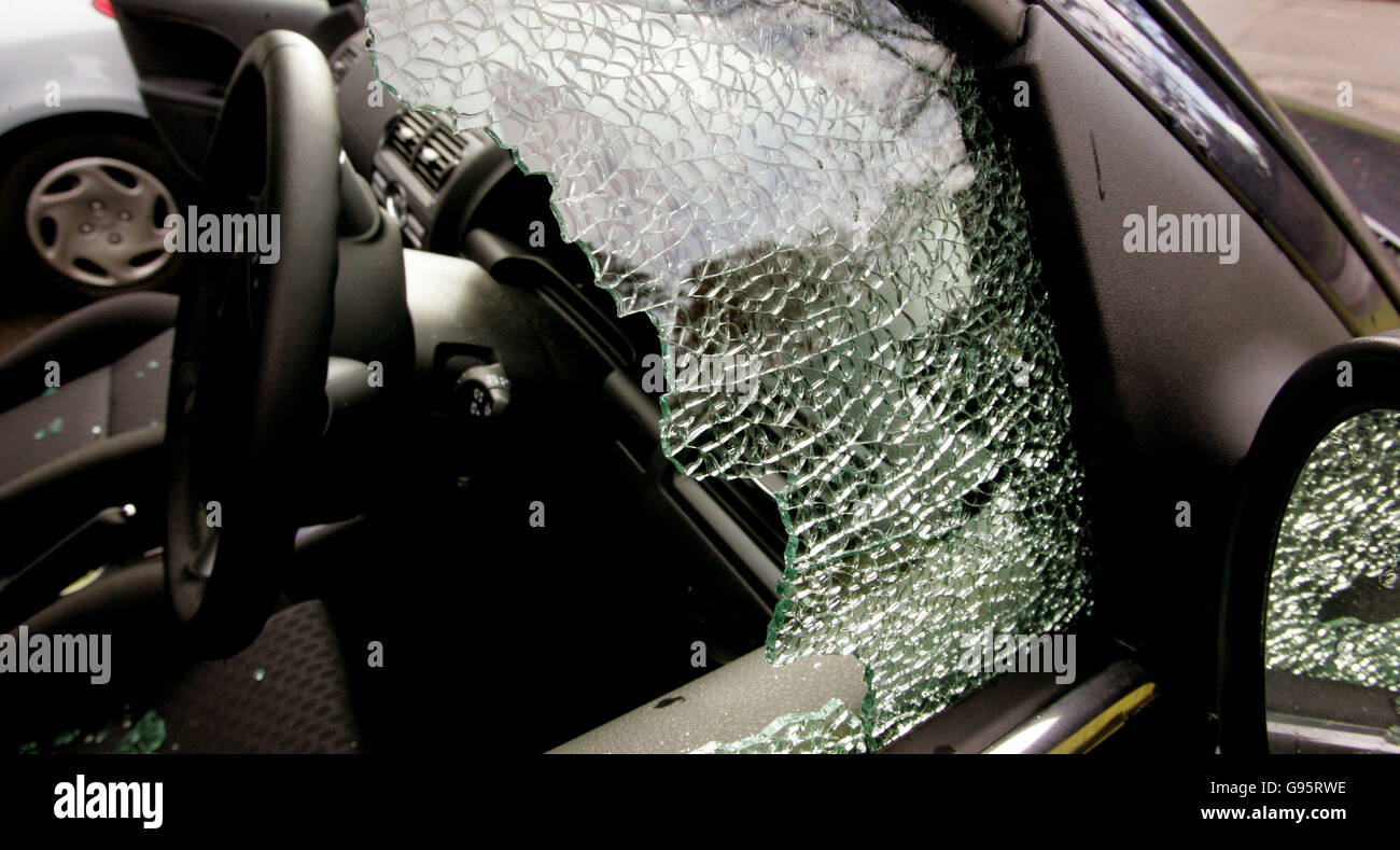 Car crime. A broken car window Stock Photo - Alamy