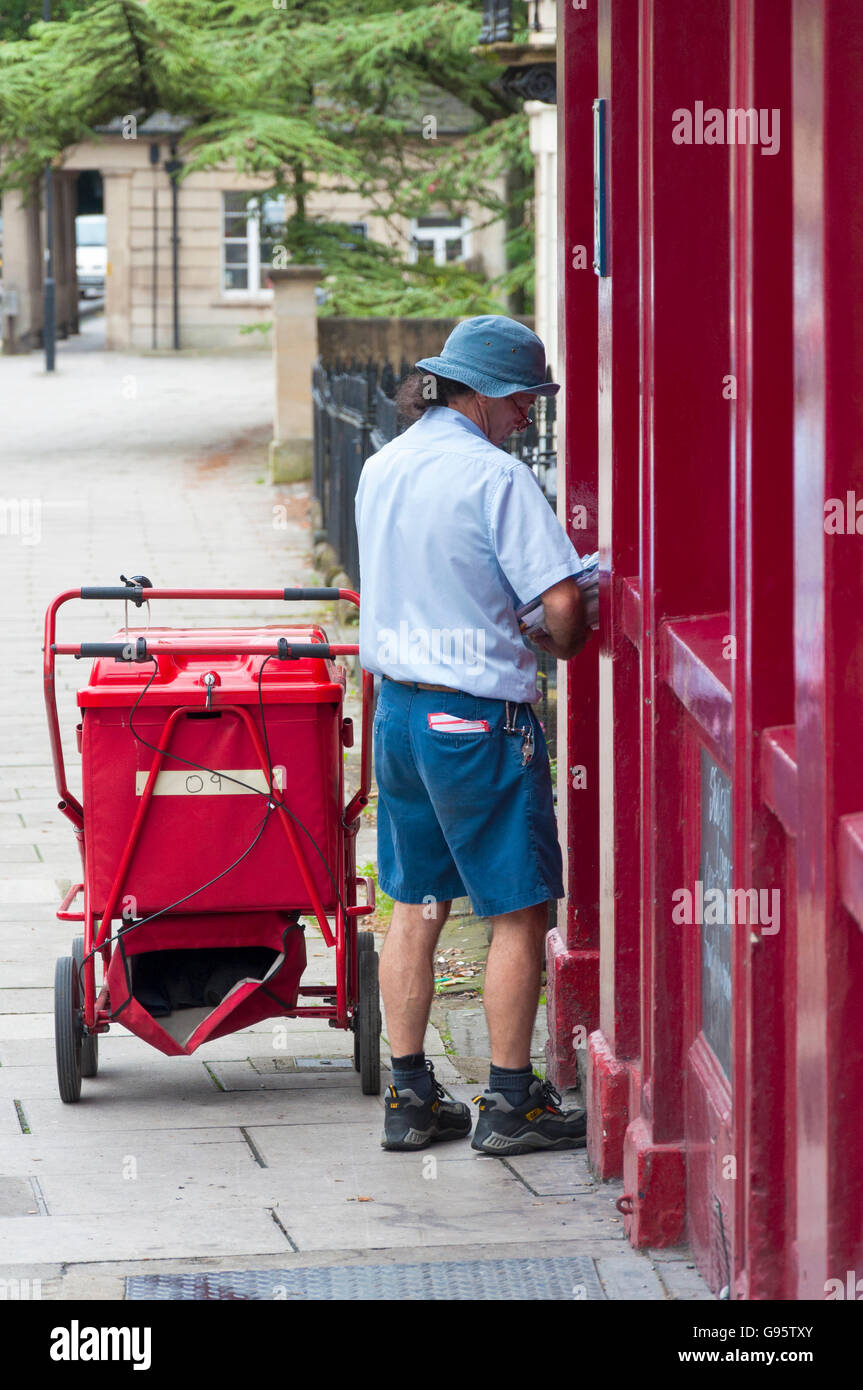 English postman uniform hi-res stock photography and images - Alamy