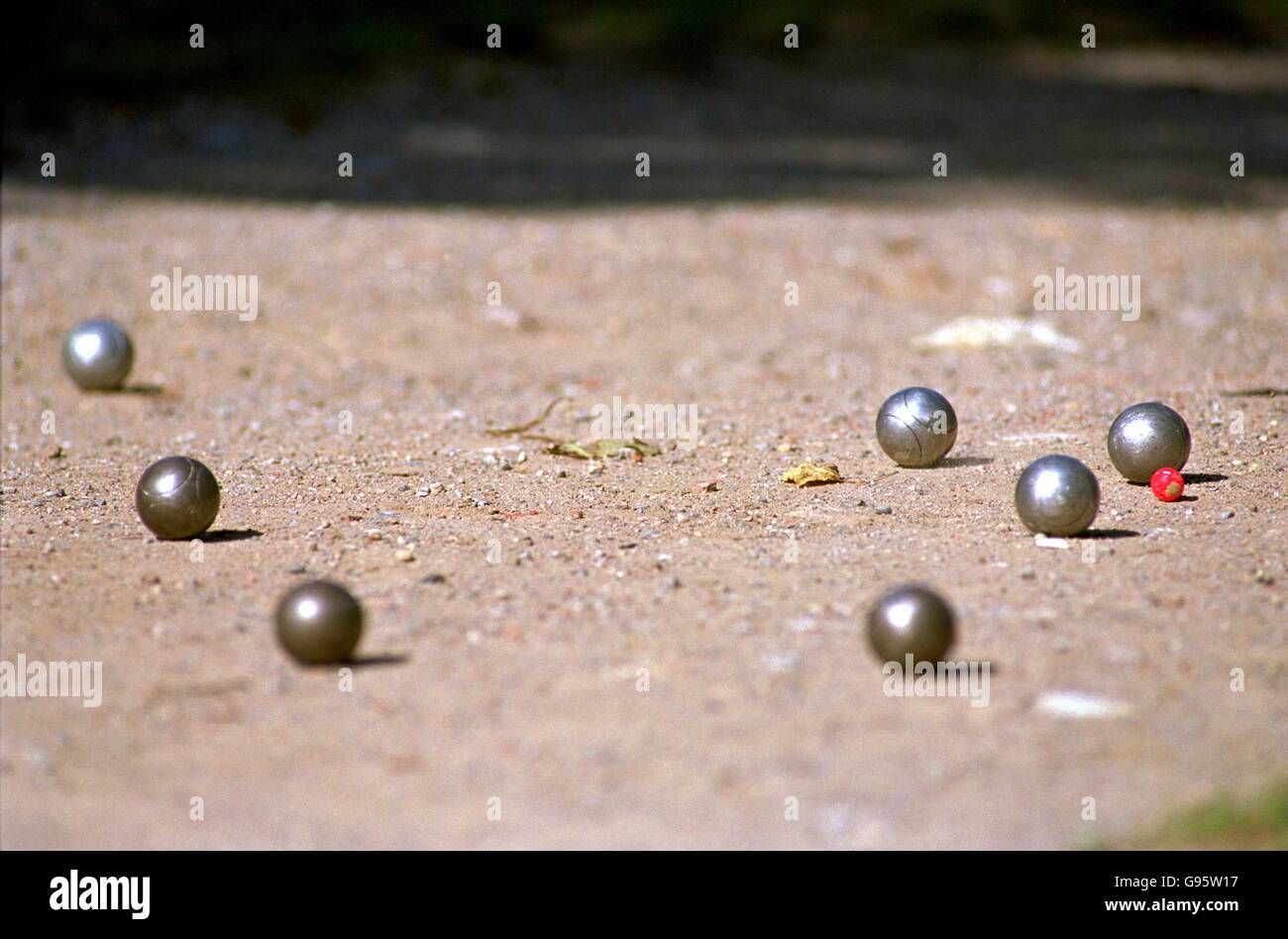 Men playing bowls hi-res stock photography and images - Alamy