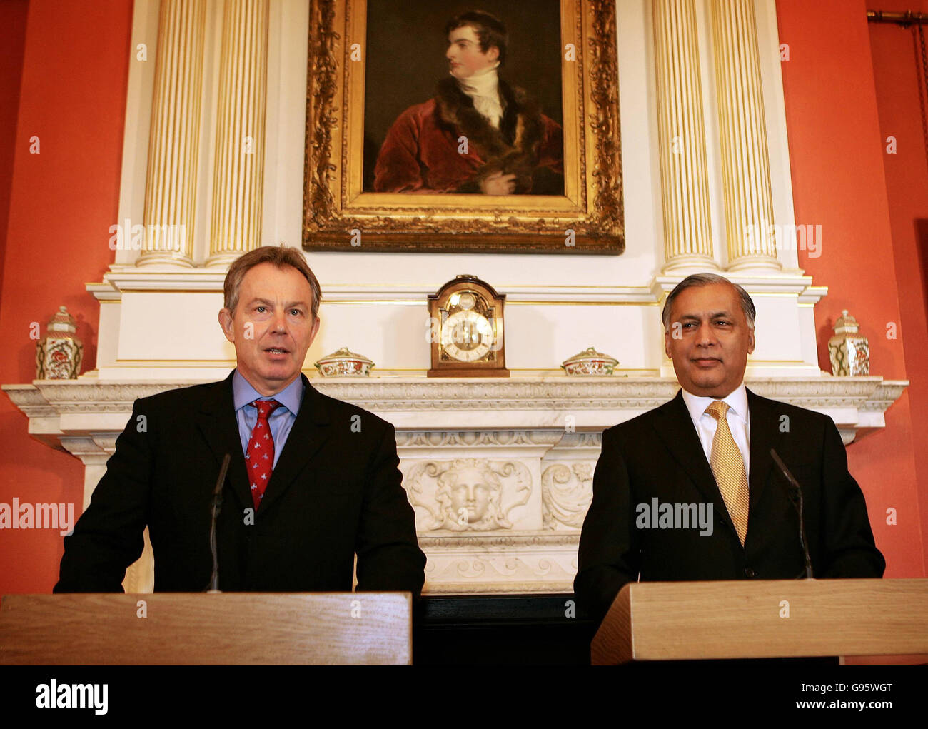 Foreign secretary jack straw and defence secretary hi-res stock photography and images - Alamy