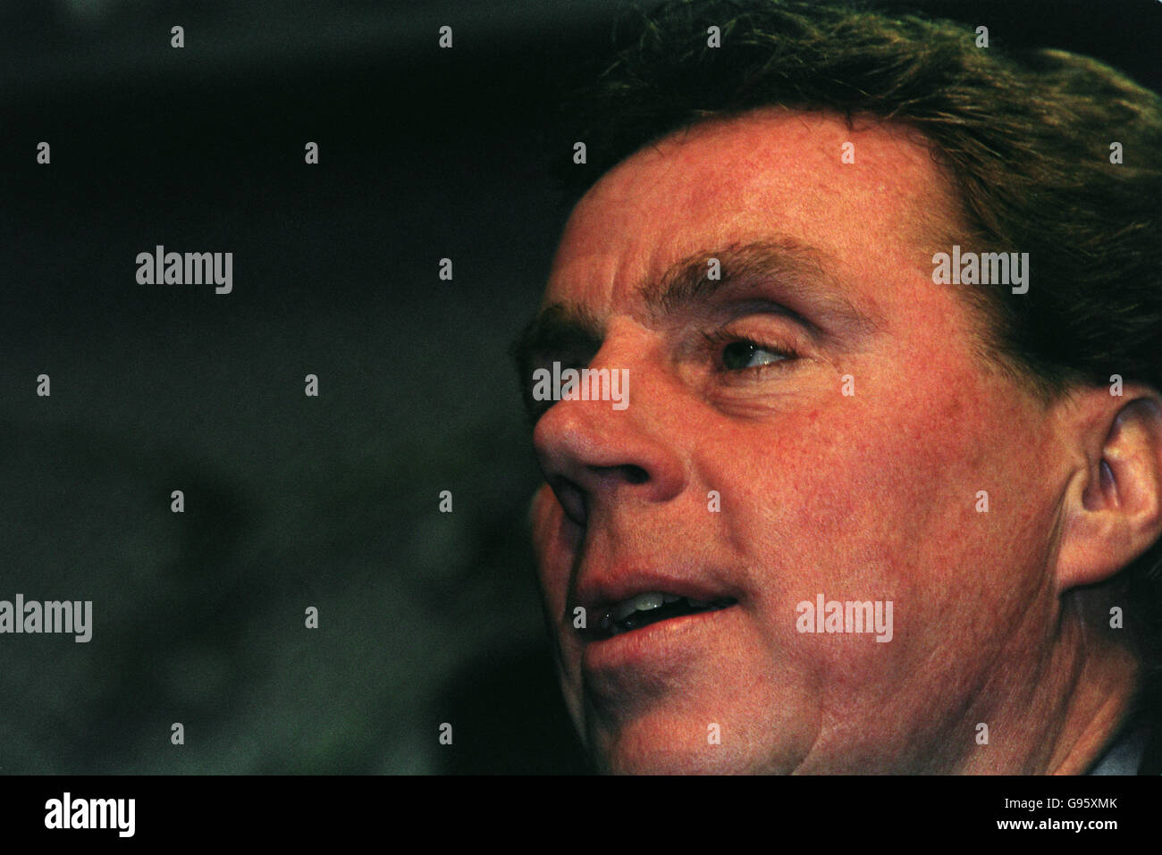 Soccer harry redknapp book signing hi-res stock photography and images ...