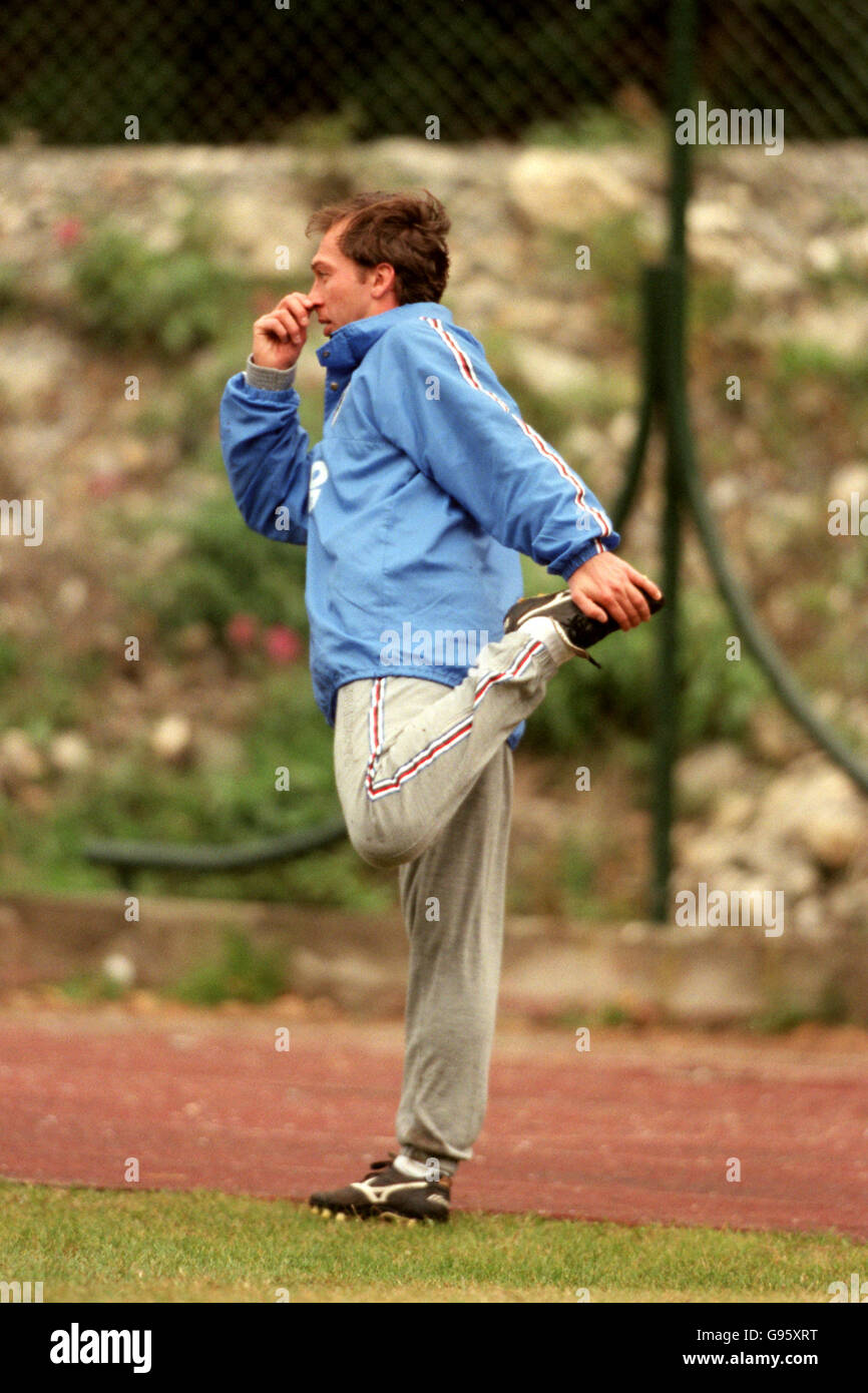 Full length stock stretching hi-res stock photography and images - Alamy