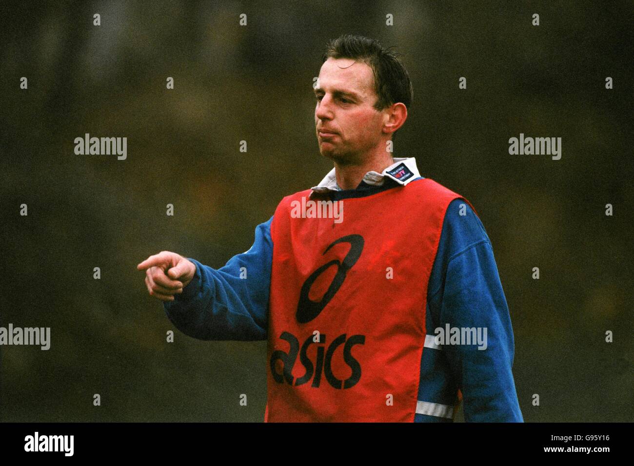 Millwall manager keith stevens points the way during training hi-res ...