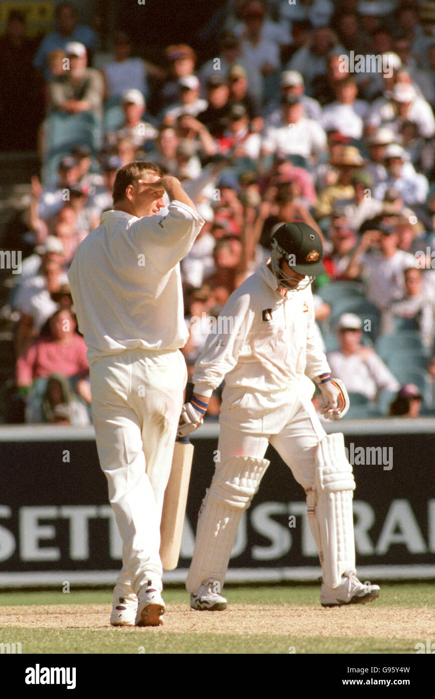 Cricket: England v Australia:4th test 3rd day Melbourne Cricket Ground ...
