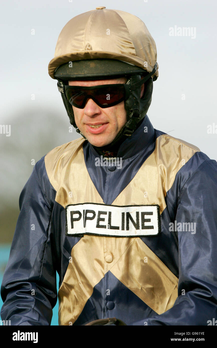 Timothy murphy at ludlow racecourse hi-res stock photography and images ...