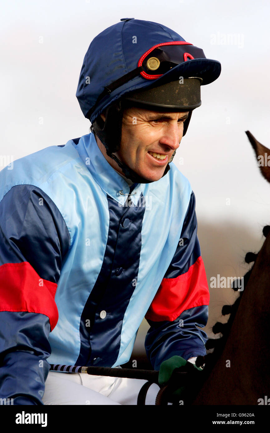 David verko at ludlow racecourse hi-res stock photography and images ...