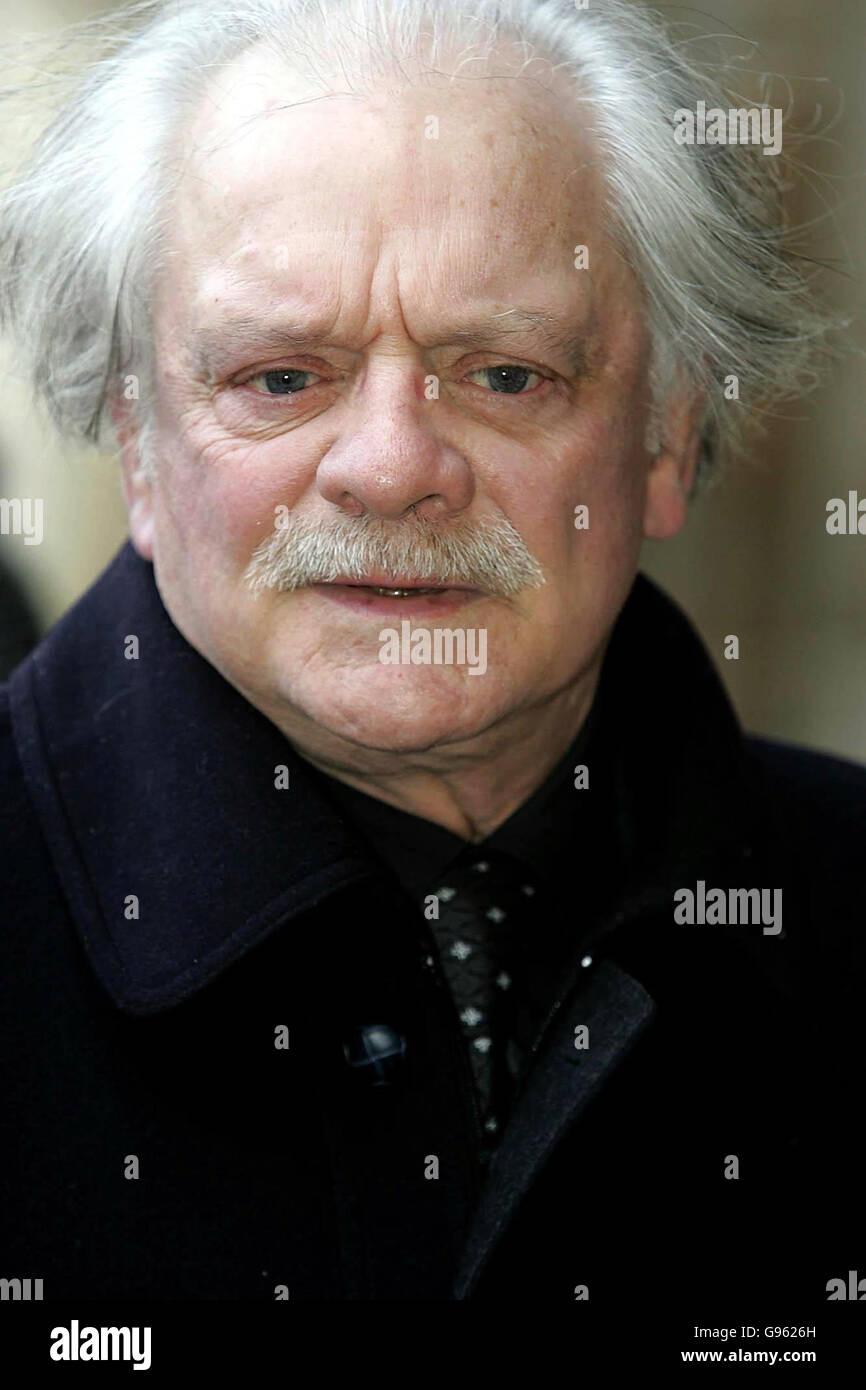 Actor sir david jason arrives at westminster abbey hi-res stock ...