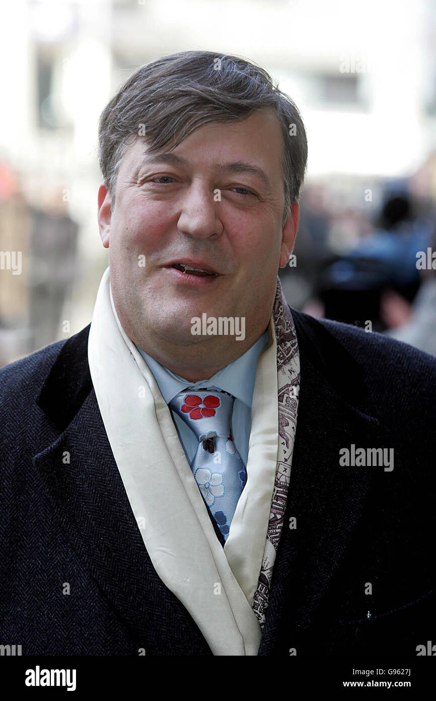 Comedian ronnie barker hi-res stock photography and images - Alamy