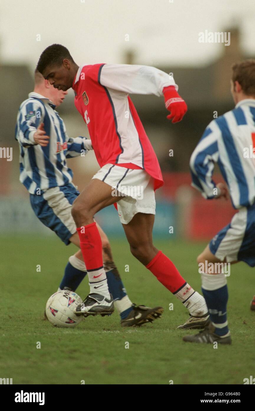 New signing Nwankwo Kanu makes his first appearance in an Arsenal shirt ...