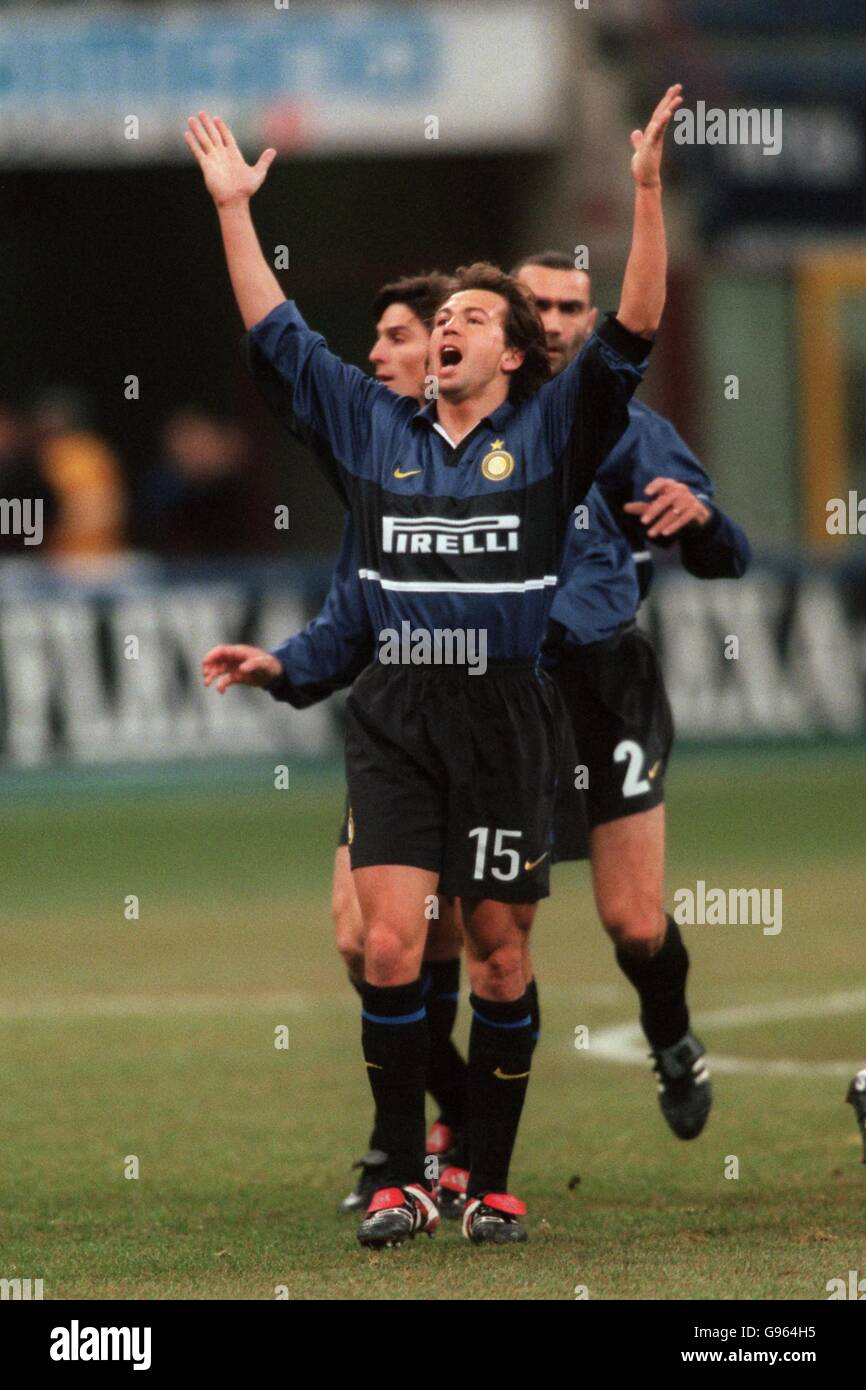 Inter milans benoit cauet hi-res stock photography and images - Alamy