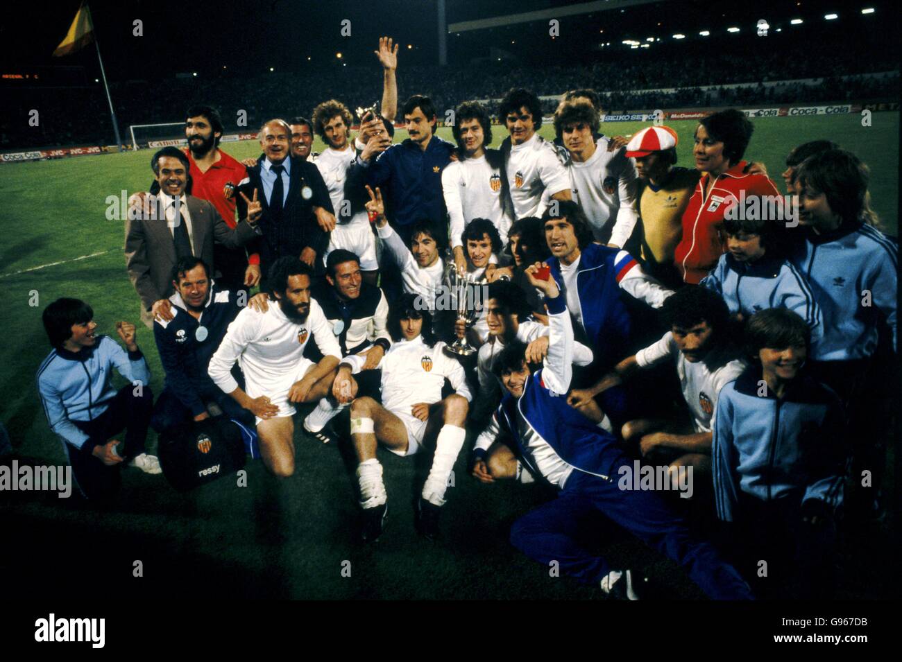 Valencia celebrate european cup winners cup penalty shootout victory hi ...