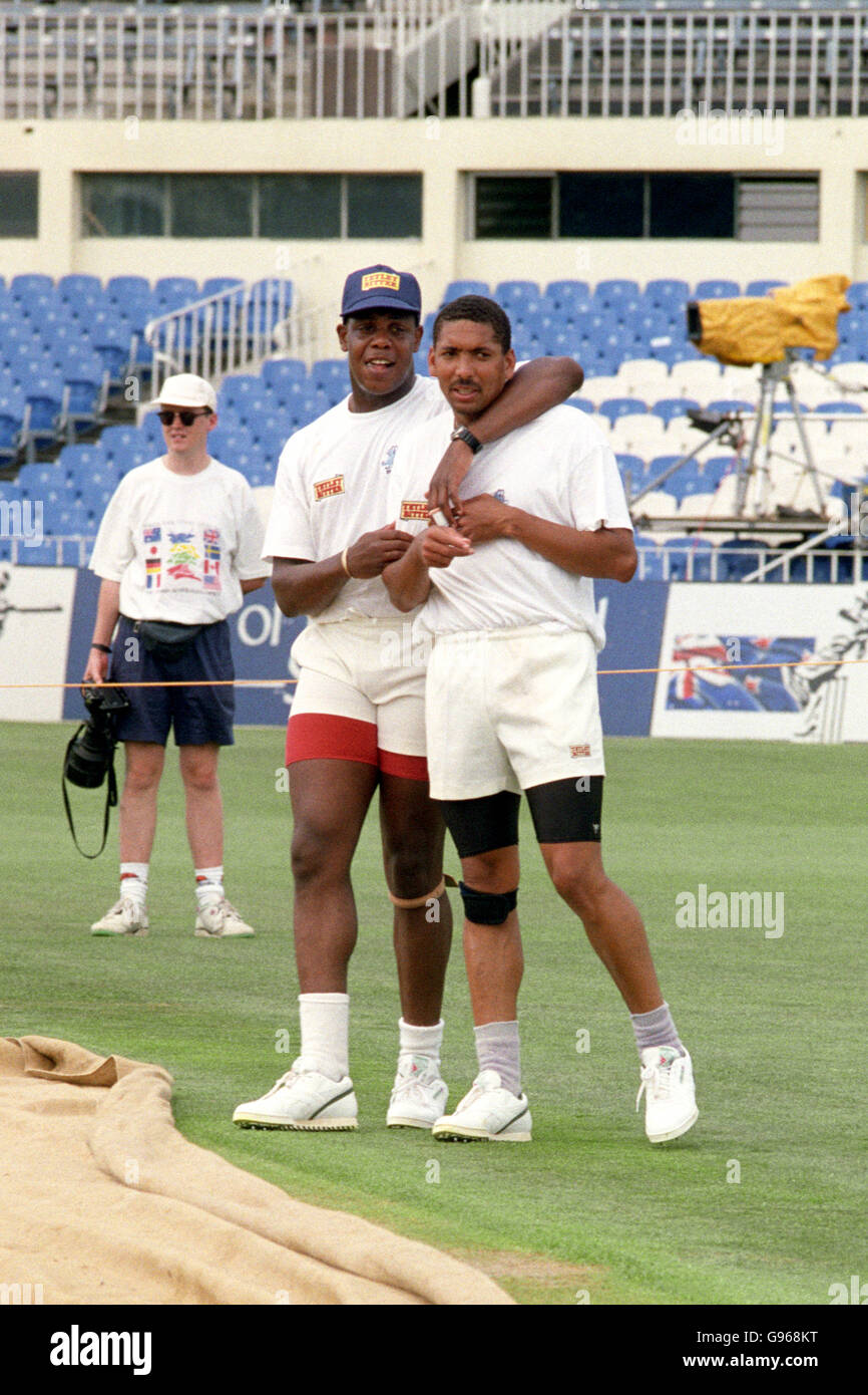 David lawrence cricket hi-res stock photography and images - Alamy