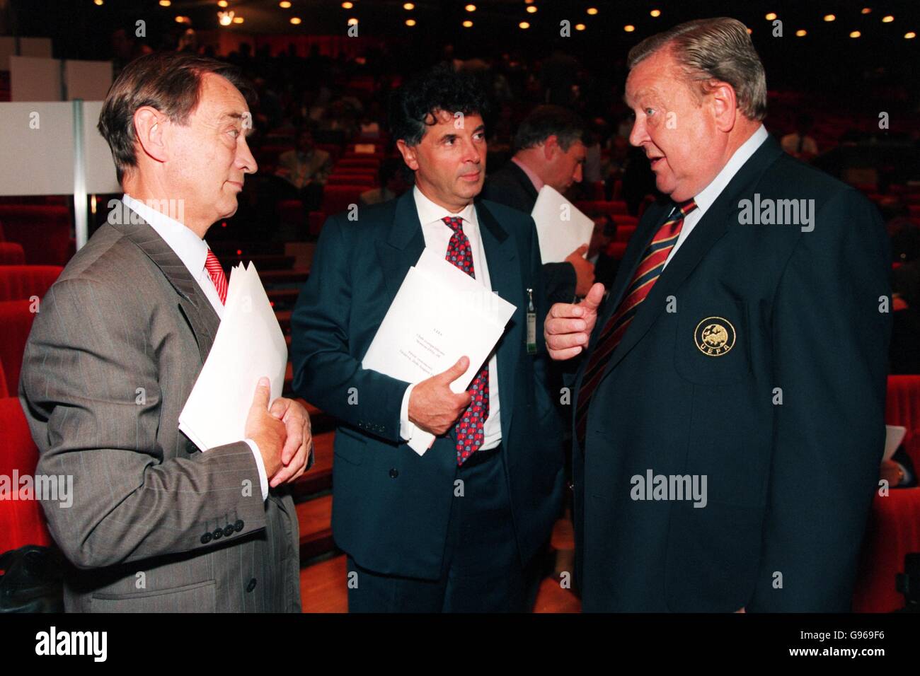 Director ken friar hi-res stock photography and images - Alamy