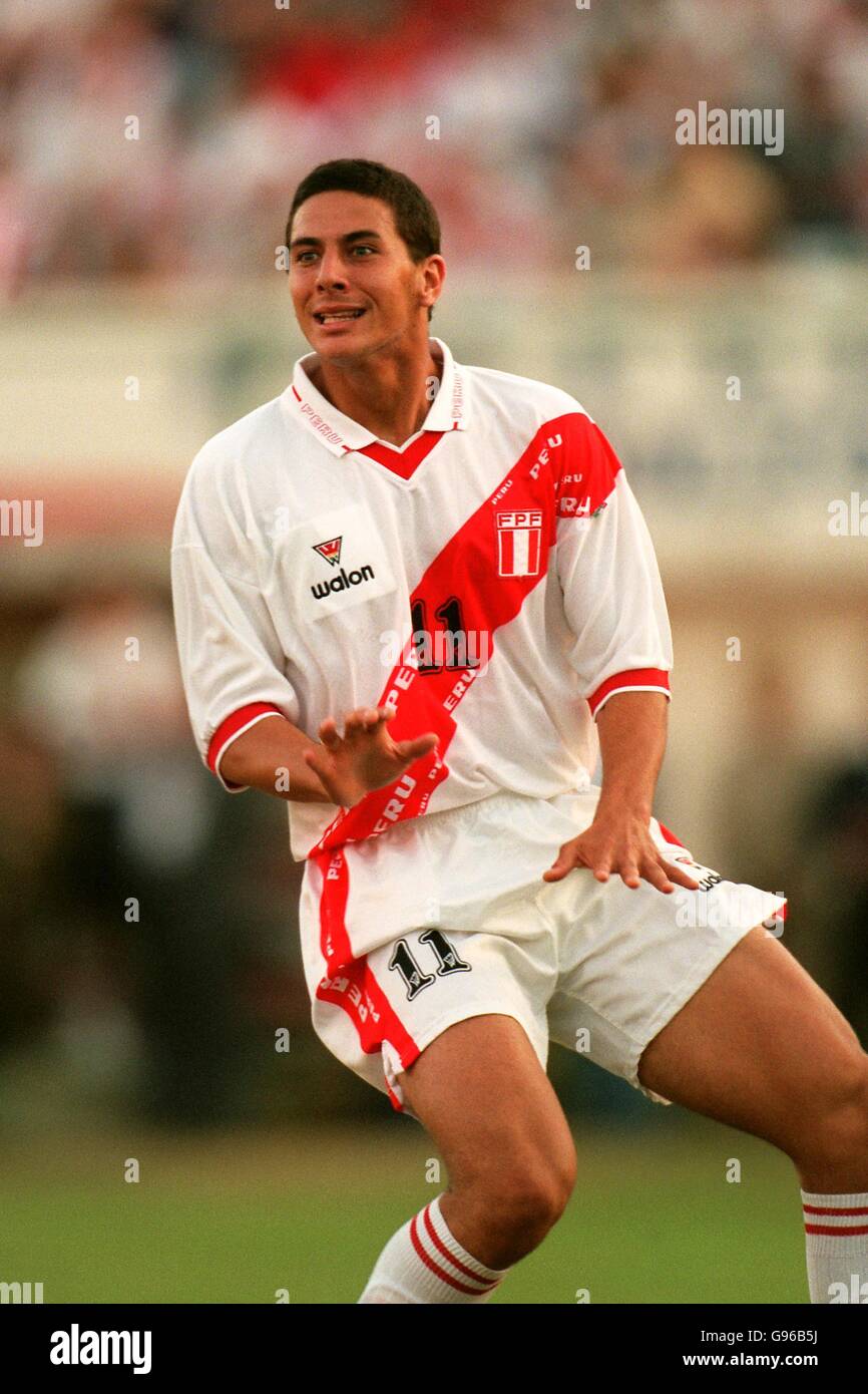 Claudio pizarro peru hi-res stock photography and images - Alamy