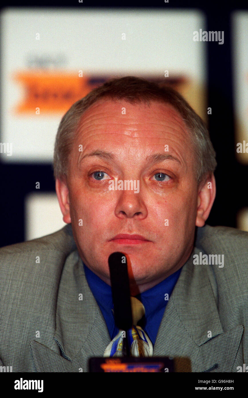 Lennox lewiss manager hi-res stock photography and images - Alamy
