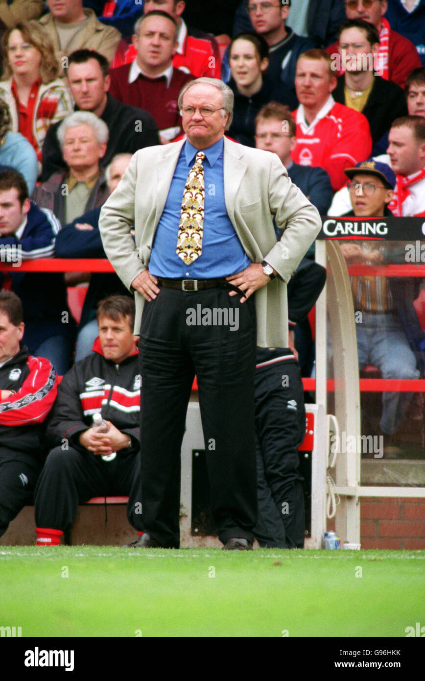 Nottingham forest manager ron atkinson hi-res stock photography and ...