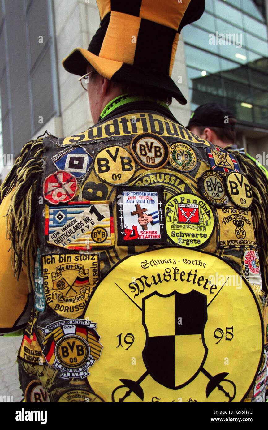 European football team badges hi-res stock photography and images - Alamy