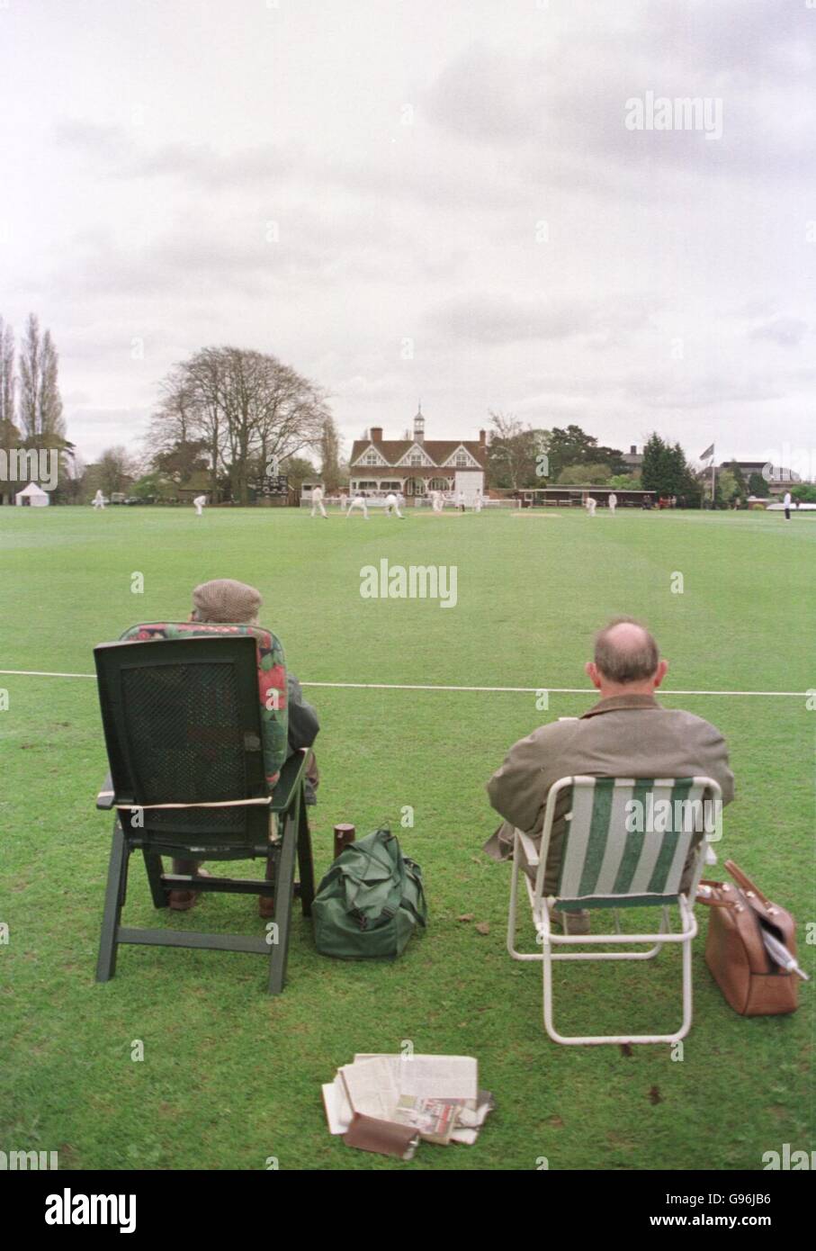 Sport cricket watching hi-res stock photography and images - Alamy