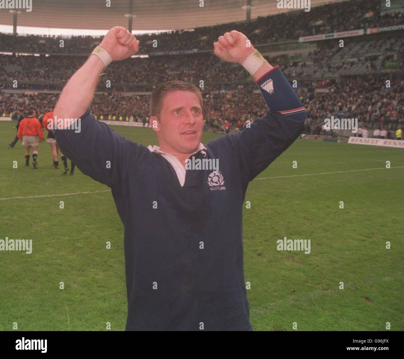 Scotlands alan tait celebrates afterthe final whistle hi-res stock ...