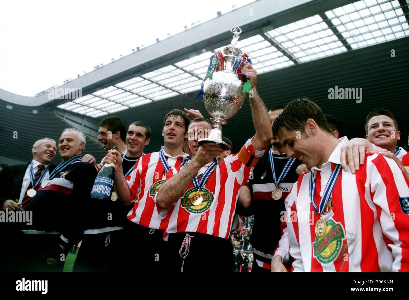 English division one trophy hi-res stock photography and images - Alamy