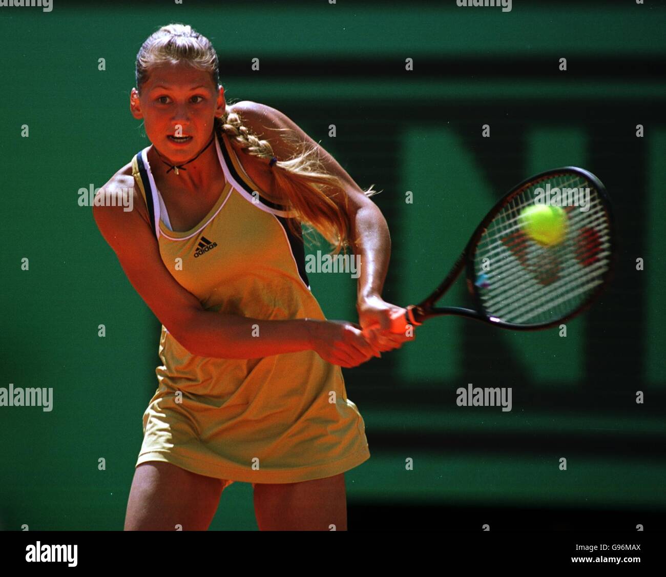 Tennis - French Open - third Round. Anna Kournikova plays a backhand ...