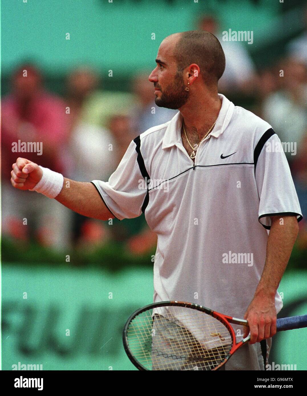 Andre agassi french open victory hi-res stock photography and images ...