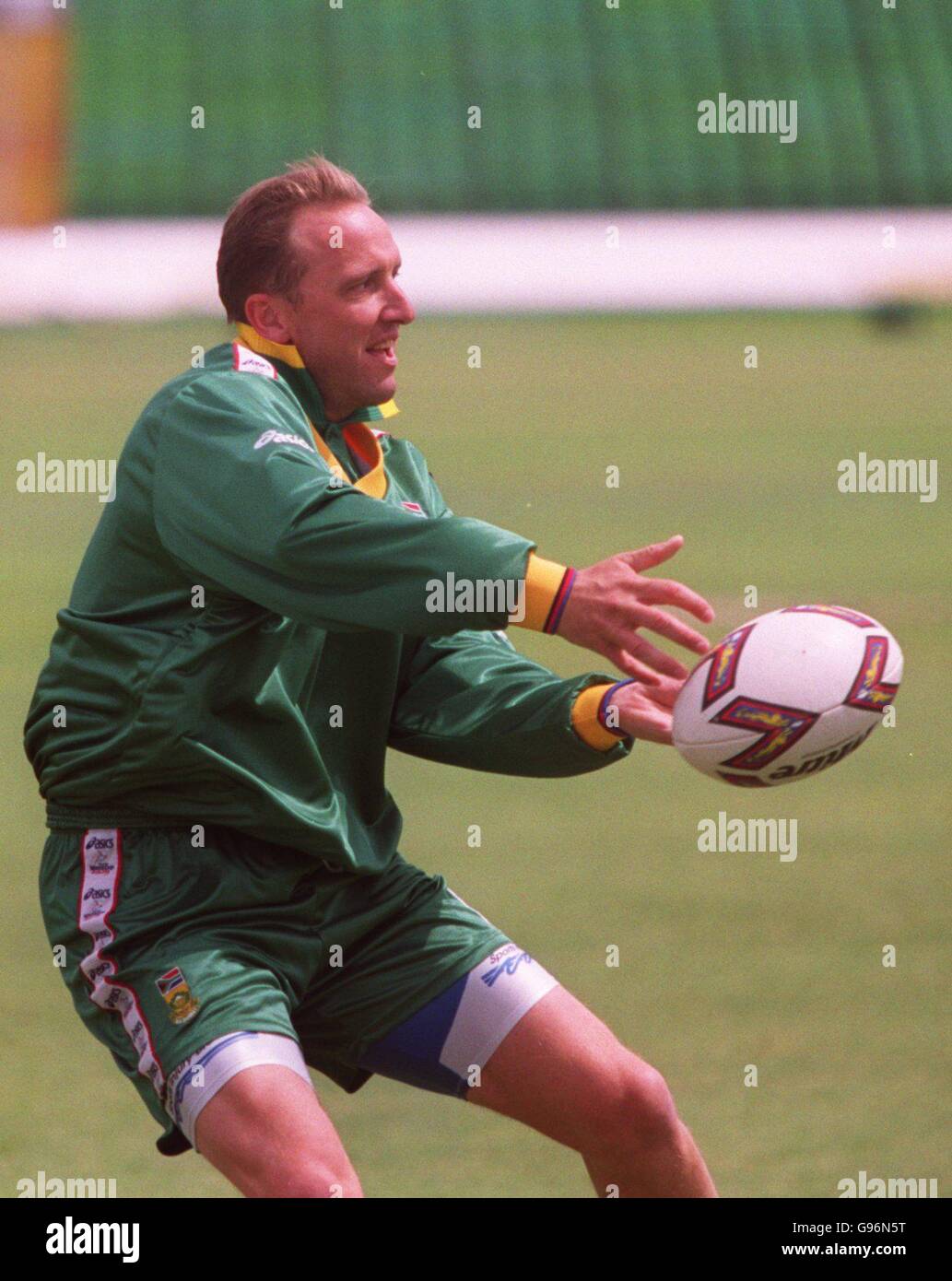 South africas allan donald hi-res stock photography and images - Alamy