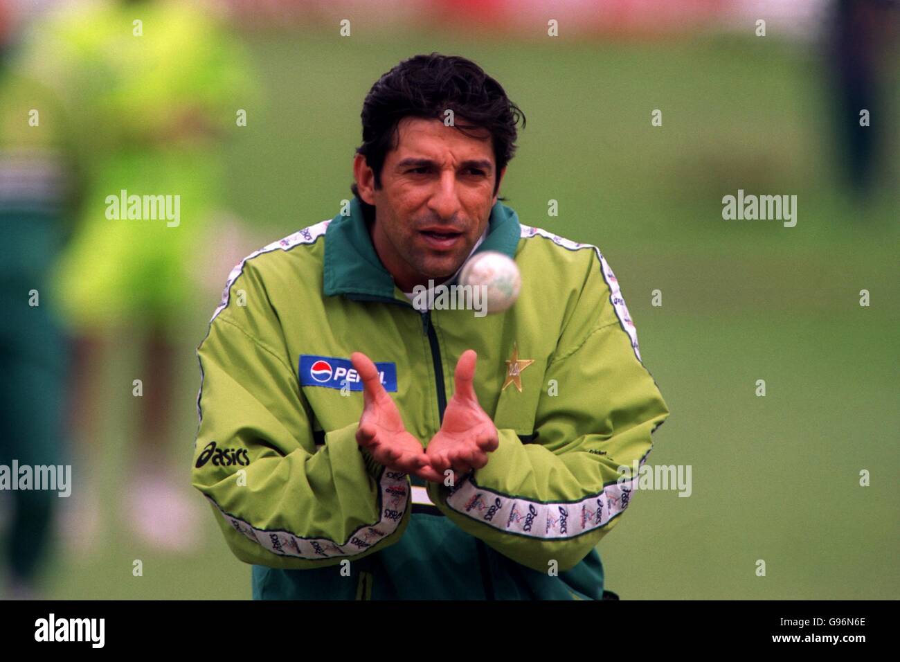 Cricket pakistan wasim akram hi-res stock photography and images - Alamy