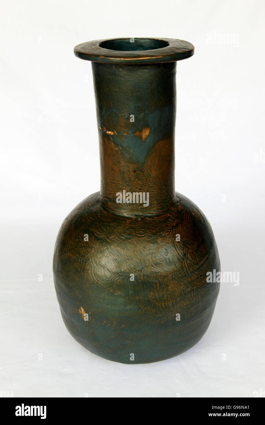 Ceramic pot pottery large glazed pot Stock Photo - Alamy