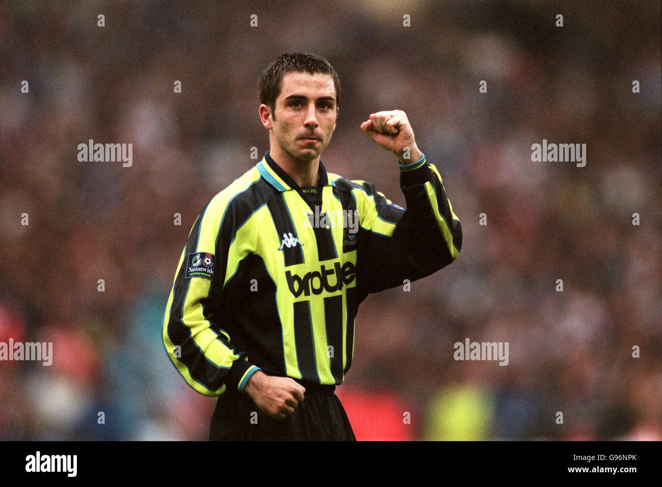 Manchester City's Kevin Horlock celebrates after converting his penalty ...