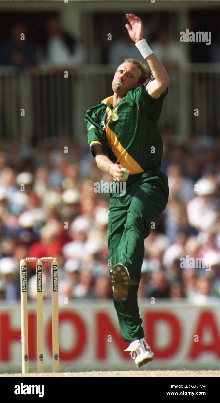 Cricket - ICC World Cup - Group A - England v South Africa. Allan ...
