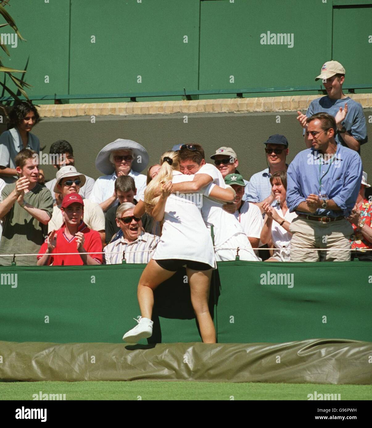 Wimbledon womens singles mirjana lucic v natalie tauziat hi-res stock ...