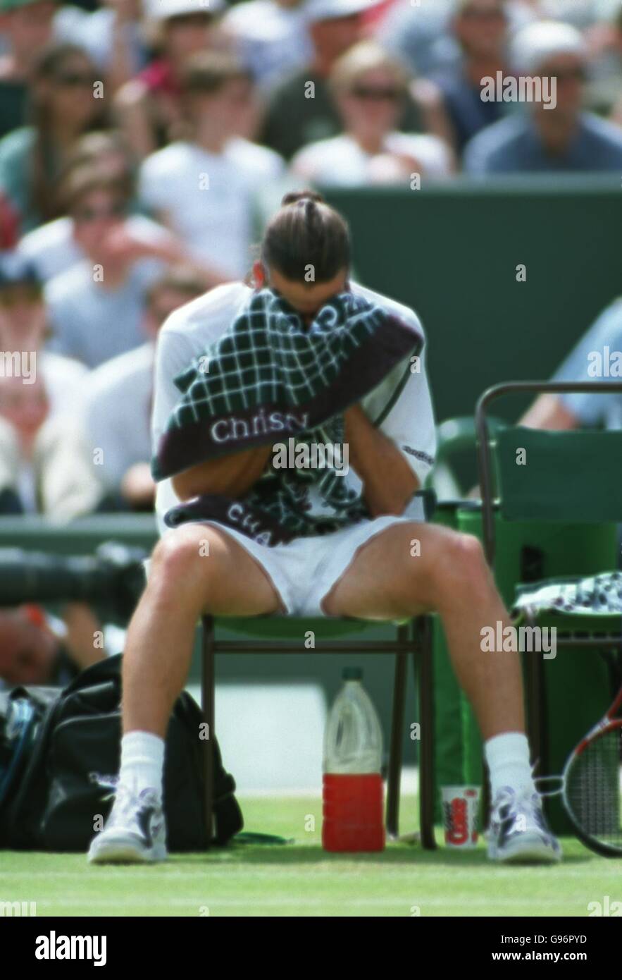 Tennis wimbledon mens singles patrick rafter v andre agassi hi-res ...