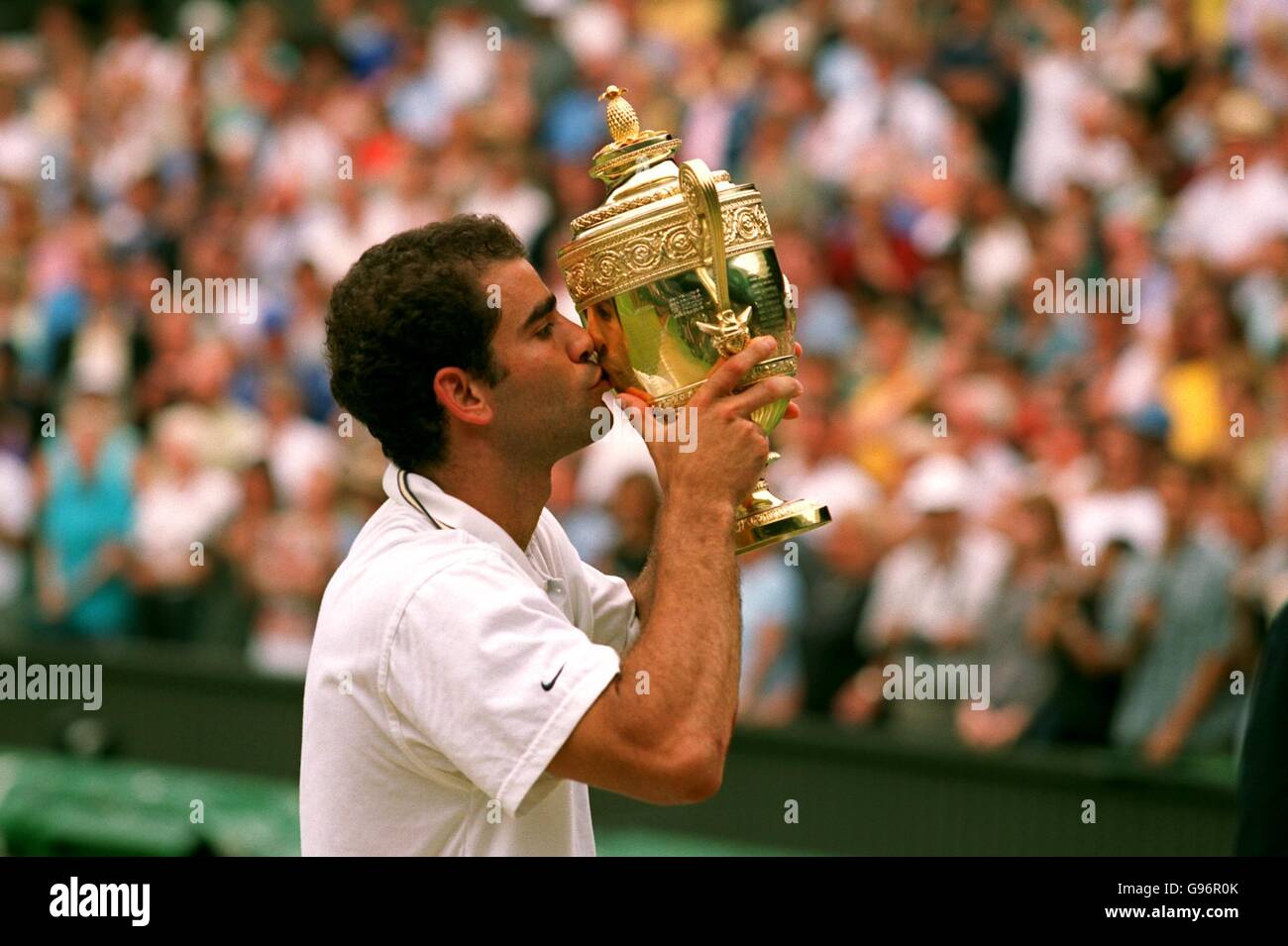 Tennis - Wimbledon . mens final-Andre Agassi v Pete Sampras Stock Photo ...