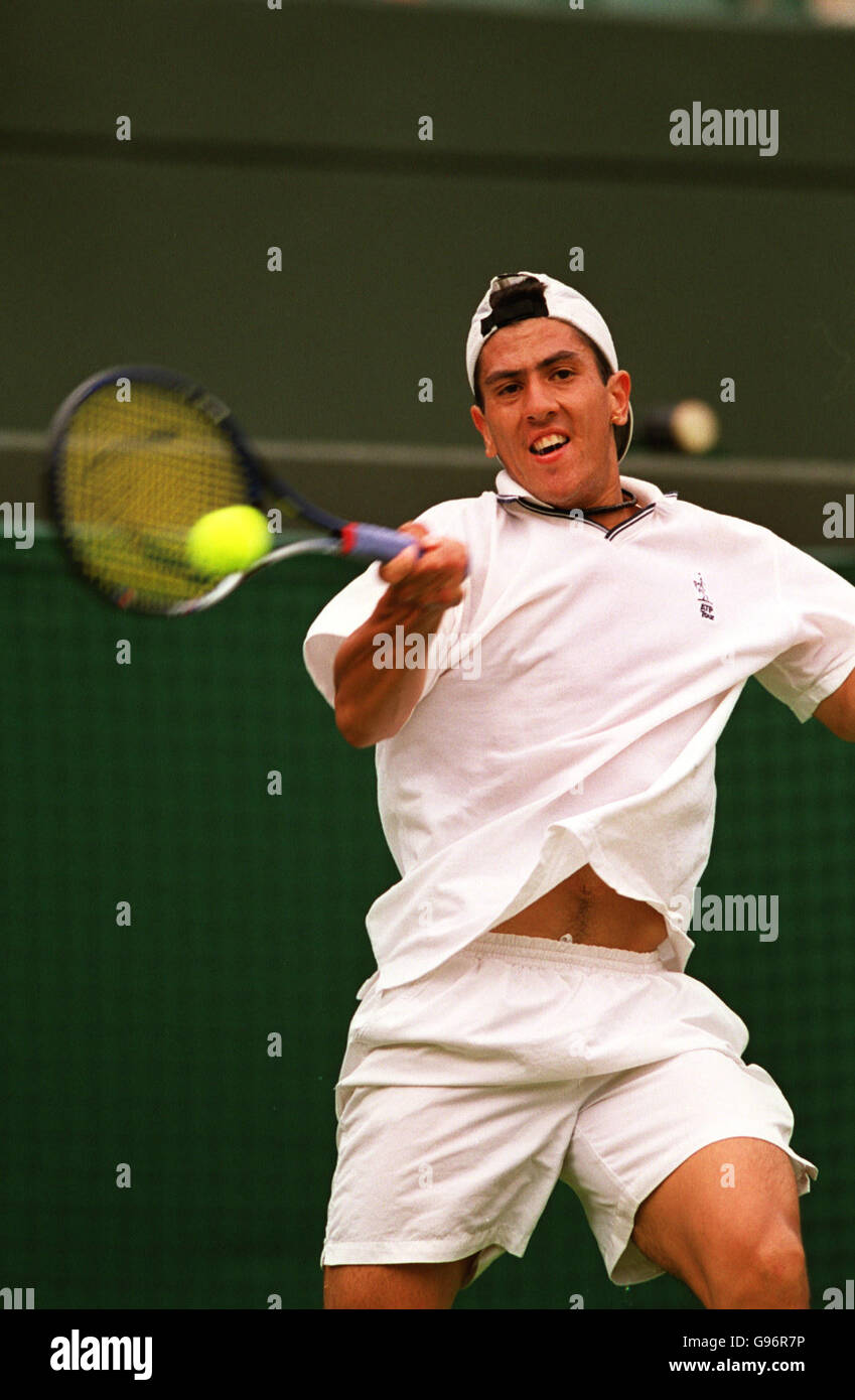 Guillermo canas v andre agassi hi-res stock photography and images - Alamy