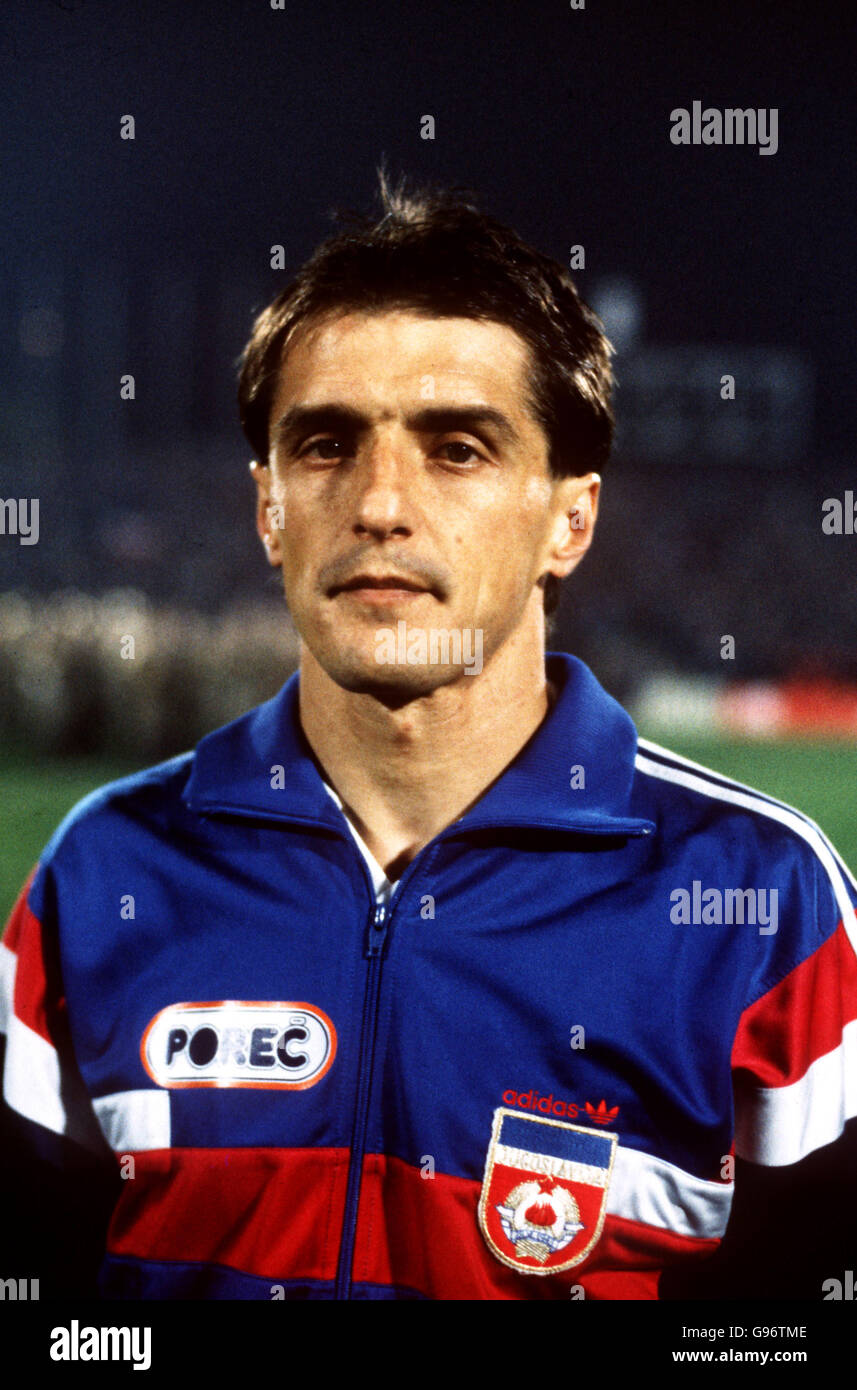 Soccer - Yugoslavia. Faruk Hadzibegic, Yugoslavia Stock Photo - Alamy