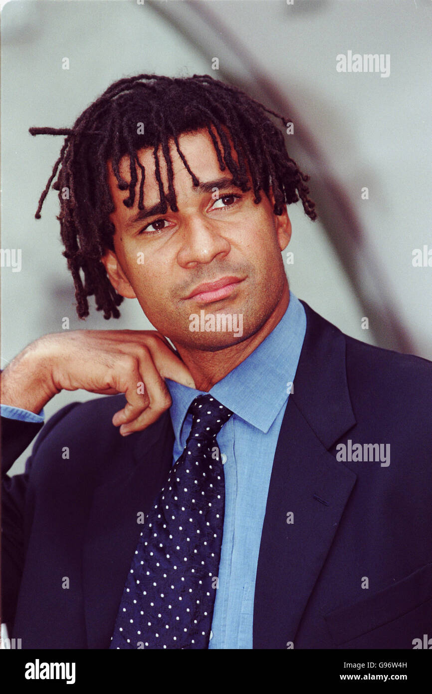 Soccer - FA Carling Premiership - Newcastle United v Aston Villa. Ruud ...