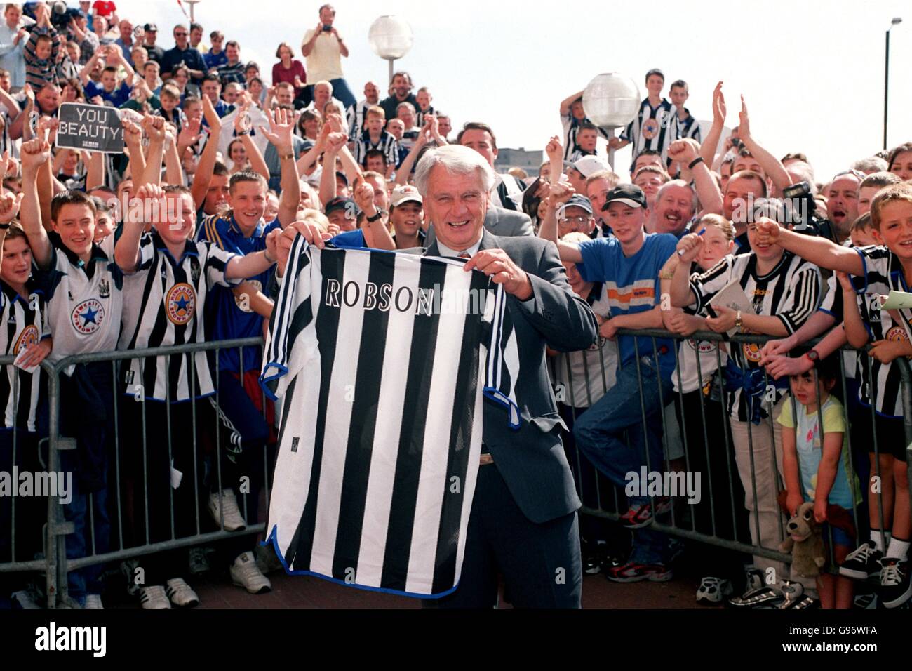 Soccer - Bobby Robson press conference at St. James' Park Newcastle ...