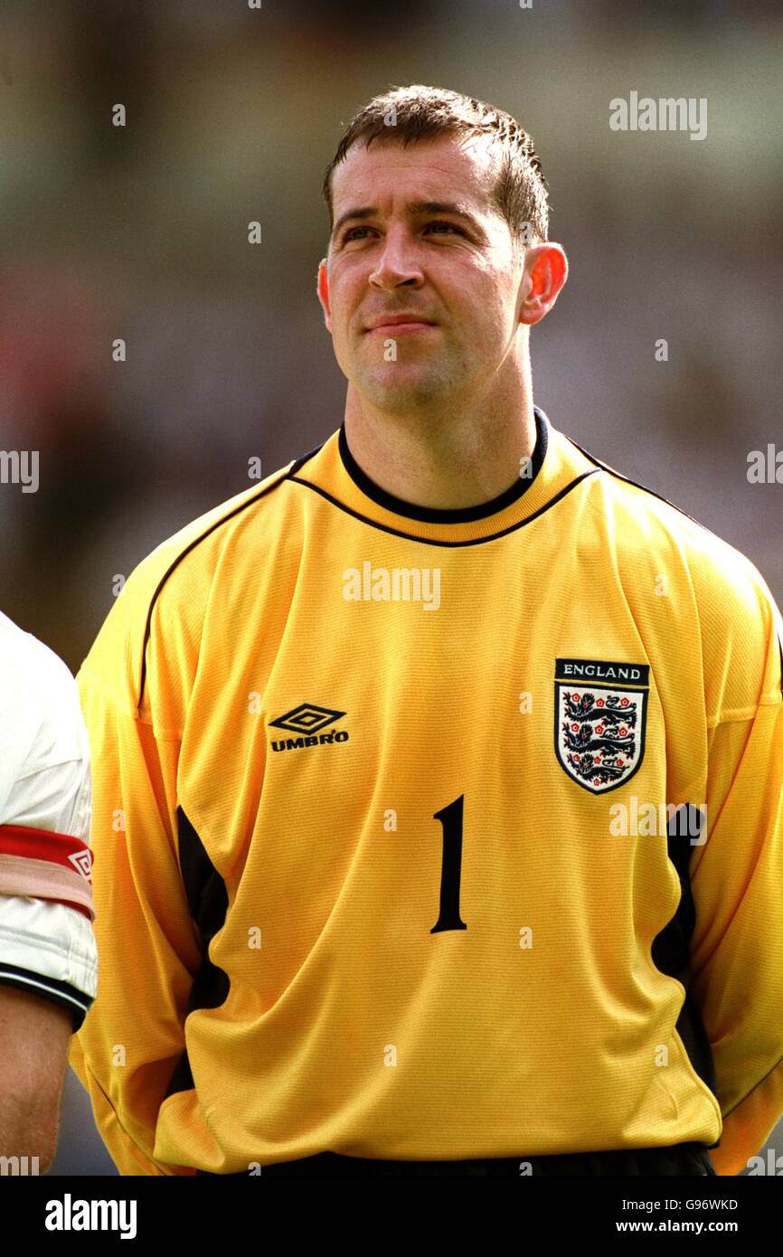 Soccer euro 2000 qualifier hi-res stock photography and images - Alamy